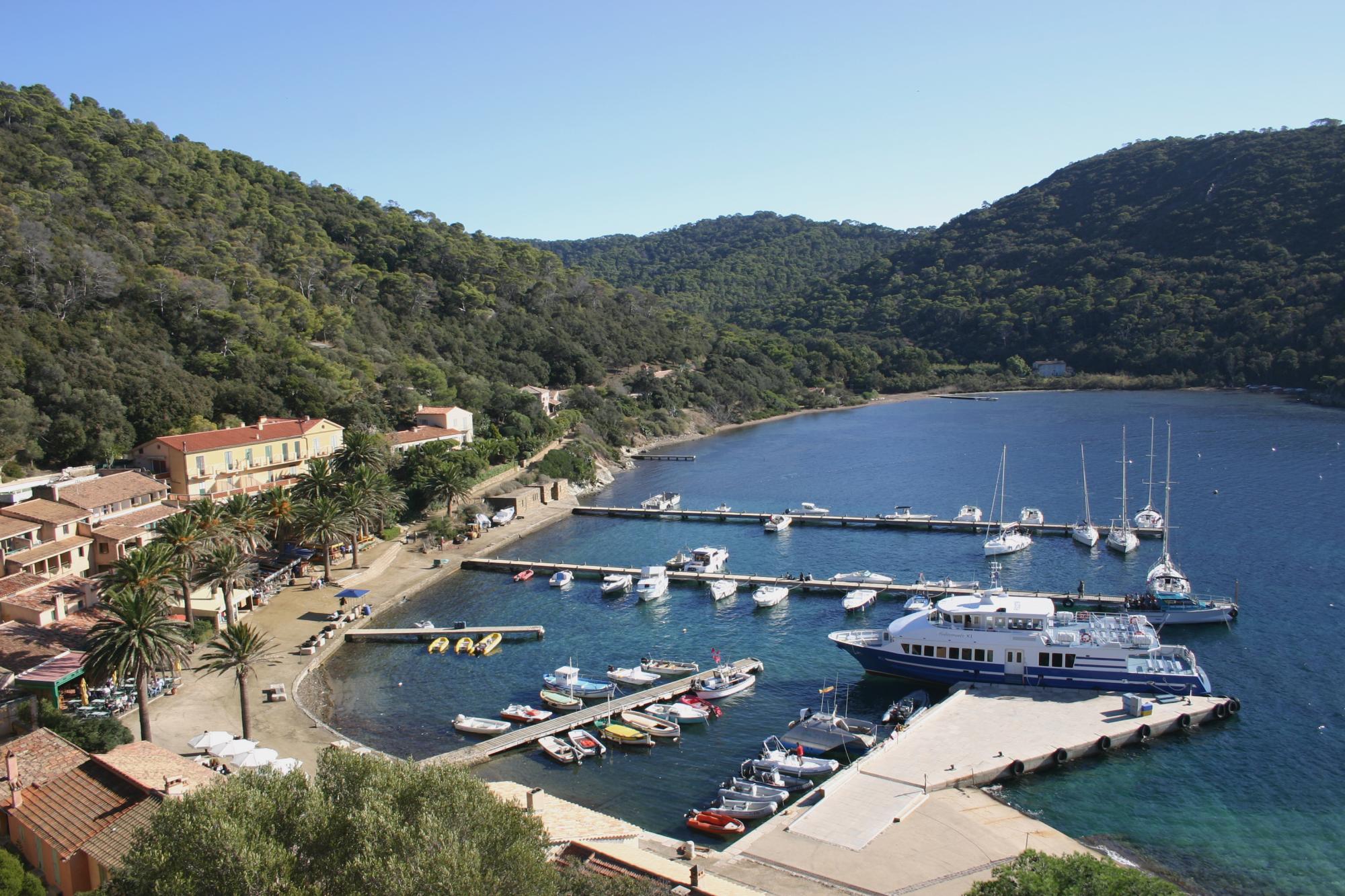 Le port de plaisance de Port-Cros | Parc national de Port-Cros et ...